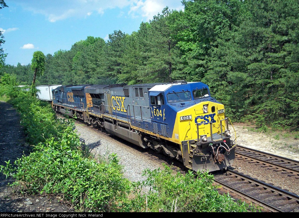 CSX 604 leads Q173